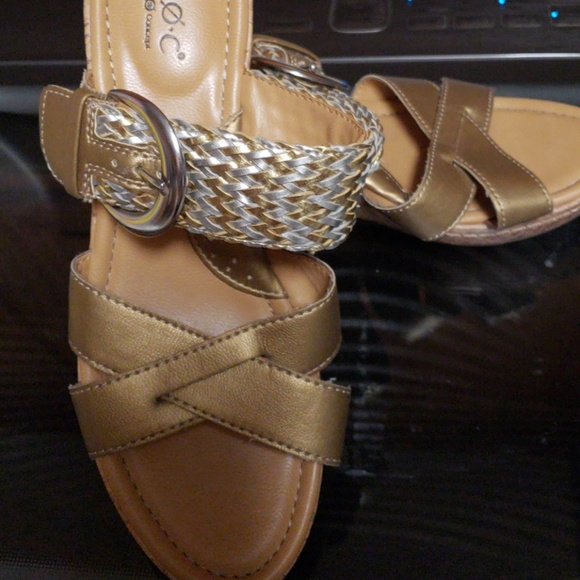 b.o.c. | Shoes | Boc Wedge Sandals Size 8m Euc | Poshmark